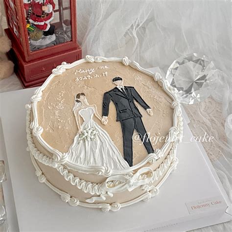 사하구케이크 • 부산레터링케이크 • 부산프로포즈케이크 • 부산유화케이크 • 하단케이크〚플로제니케이크〛 웨딩으로 인기가 정말 많은 인물드로잉 빈티지🤍 저녁에