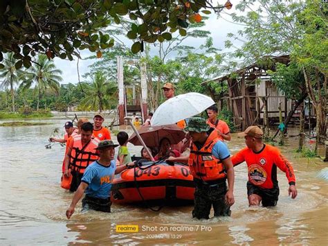 Philippines 30000 Displaced After Low Pressure Area Causes Floods