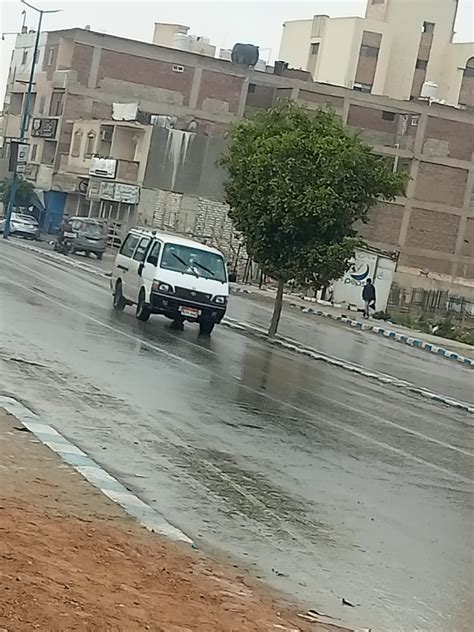 وسط فرحة الأهالي سقوط أمطار الخير على مدن ومراكز مرسى مطروح