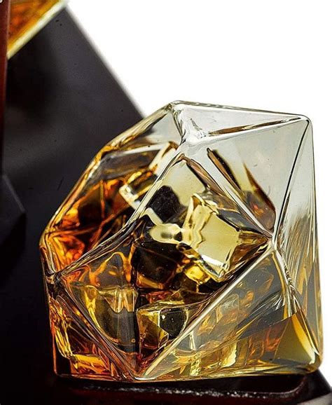 The Wine Savant Diamond Whiskey Decanter With Diamond Whiskey Glasses