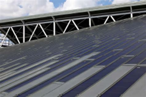 Photovoltaïque vers un double régime pour les grandes toitures