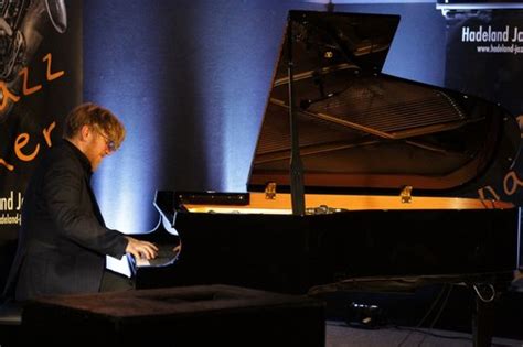 Helge Lien Huset Fredag 11 November 2022 Kl 21 00 Innvielse Av Nytt Flygel — Hadeland Jazzforum