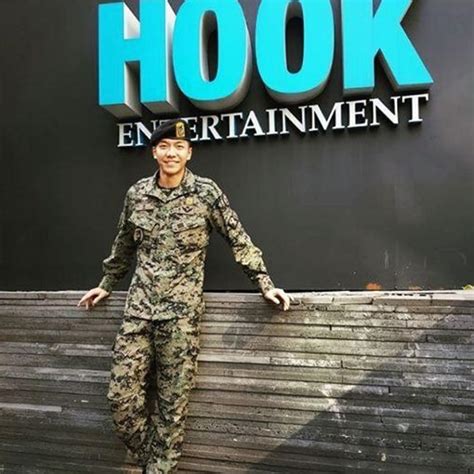 이승기가 제대 직후 ‘군복 입은 채로 달려가 찾아간 사람 포스트쉐어