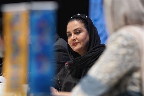 تجلیل مستانه مهاجر از مریلا زارعی در اختتامیه جشنواره فیلم فجر فیلم