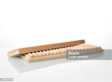 나무 교육 장난감 어린이 메모리 게임 나무 막대기를 사용 하 여 학습 사전 0명에 대한 스톡 사진 및 기타 이미지 0명