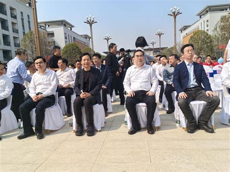 雷军回到家乡仙桃 为母校“雷军图书馆”揭牌 荆楚网 湖北日报网