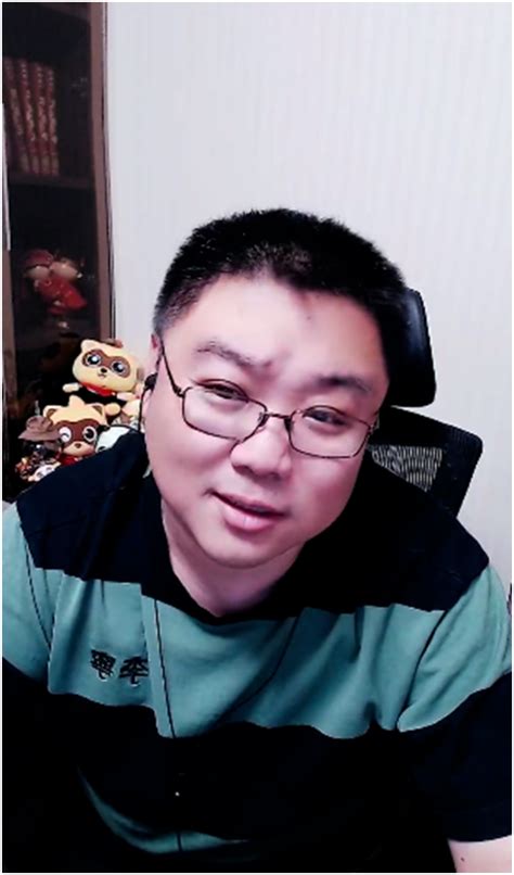 左耳无疑是小站的一哥 歪阅