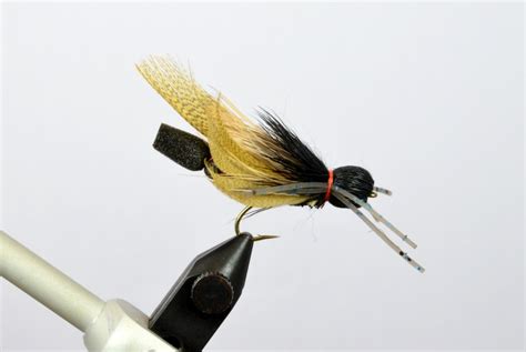 Paulson S Flutter Bug Galloup S Slide Inn Dry Flies
