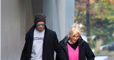 휴 잭맨 13세 연상 아내와 뉴욕 데이트손 꼭 잡고 N해외연예