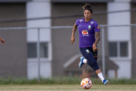 Cristiane celebra volta à seleção sob o comando do novo treinador