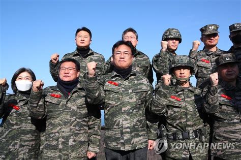 해병대 6여단 807 Op 전망대 방문한 정진석 위원장 연합뉴스