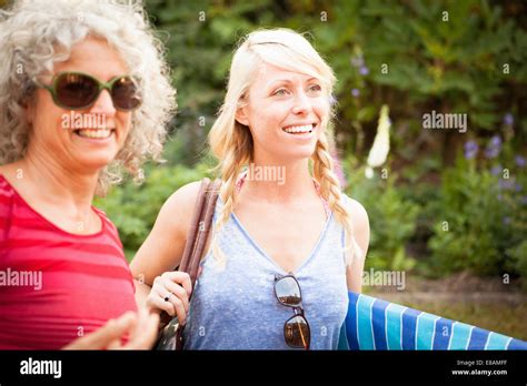 Reife mutter Fotos und Bildmaterial in hoher Auflösung Alamy