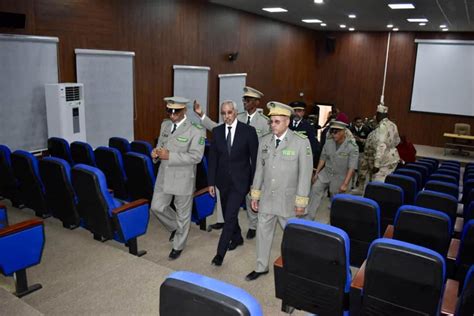 وزير الدفاع الوطني وقائد الأركان العامة يشرفان على تدشين مبنى قيادة