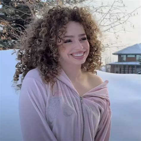 Chat With Eliana Kalogeras Nsfw Enjoy Free Unrestricted Ai Character