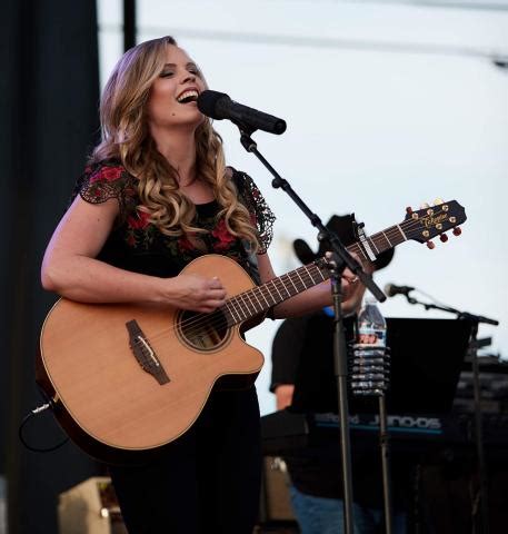Nhte 273 Holly Tucker Now Hear This
