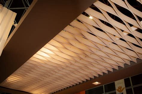 IDEATEC transforma el diseño de interiores con soluciones acústicas de vanguardia Madera
