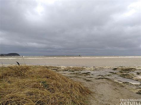 Hochwasser und Sturm in Travemünde