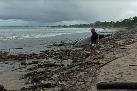 Pantai Kuta Bali Dibanjiri Sampah Kiriman Ini Penampakannya