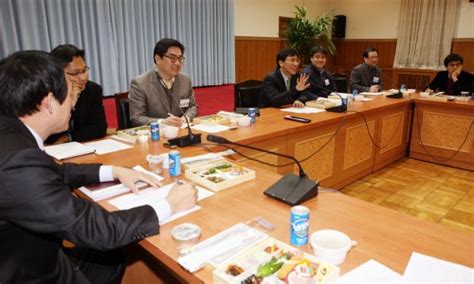 ‘도시락 번개 소집한 안희정 충남지사c뉴스041 충남지역 인터넷신문천안시 아산시 예산군 홍성군 당진시