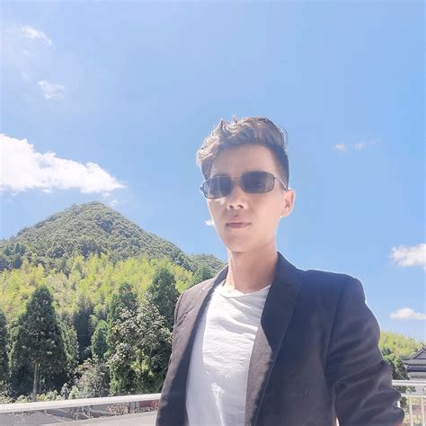 石壁扩大泉水池，把碎石全部清理完成，为后续做准备 今日头条