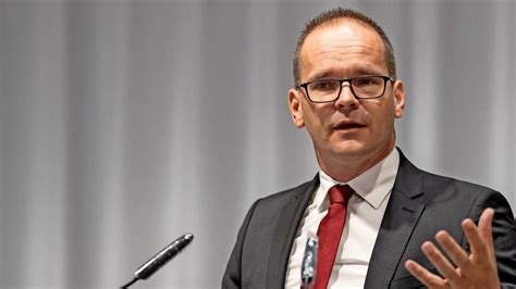 Corona An Schulen Niedersachsen Empfiehlt Masken Im Unterricht In