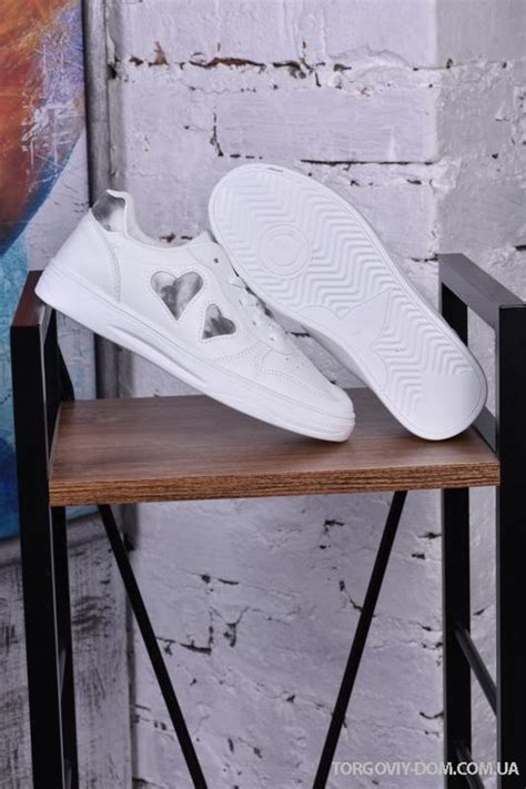 Кроссовки — ціна 750 грн у каталозі Кросівки Купити жіночі речі за доступною ціною на Шафі