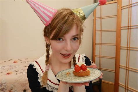 Ella Freyaさんのインスタグラム写真 Ella Freyainstagram「皆さん一緒に誕生日お祝いしてくれてありがとう