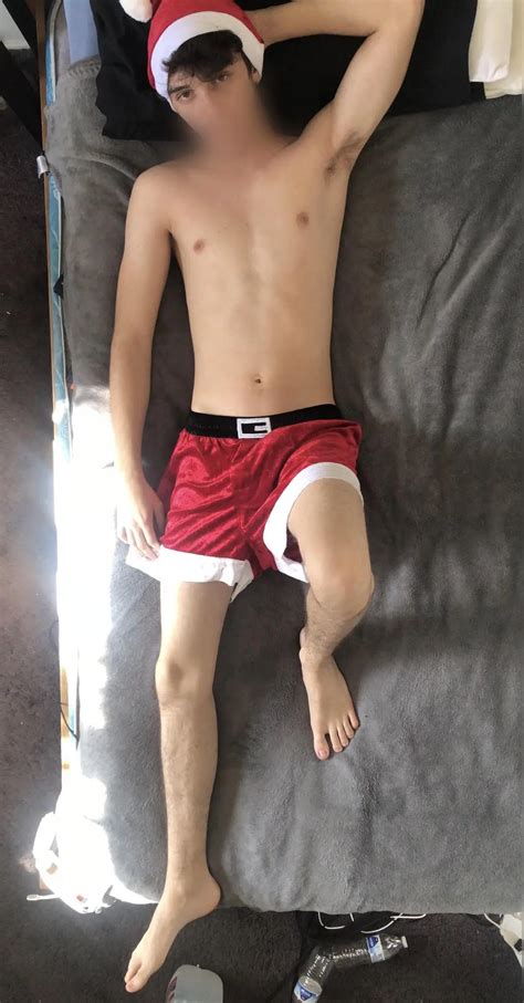 Too the few people that see this, how do you like my photo? :)) | Scrolller