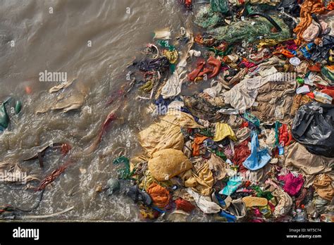 Schmutziges Wasser Fotos Und Bildmaterial In Hoher Auflösung Alamy