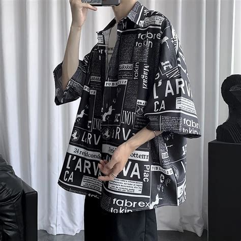 夏装情侣款男女短袖衬衫ins报纸印花日系文艺百搭洋气学生衬衣潮虎窝淘