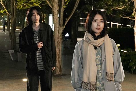 菅田将暉＆有村架純の2ショットが初解禁 ファミレスの制服姿もお似合い Encount