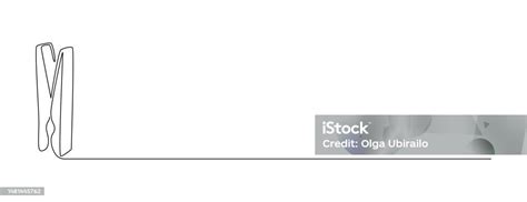 하나의 연속적인 선 그리기에 나무 빨래집게 핀과 페그가 있는 빨랫줄은 사진 앨범과 세탁 웹 디자인 컨셉을 위한 다양한 형태를 단순한 선형 스타일로 만듭니다 편집 가능한 획
