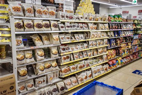 2025日本便利商店推薦必吃｜日本lawson 7 11甜點 早餐 微波食品 沙拉 Elsa菲常好攝