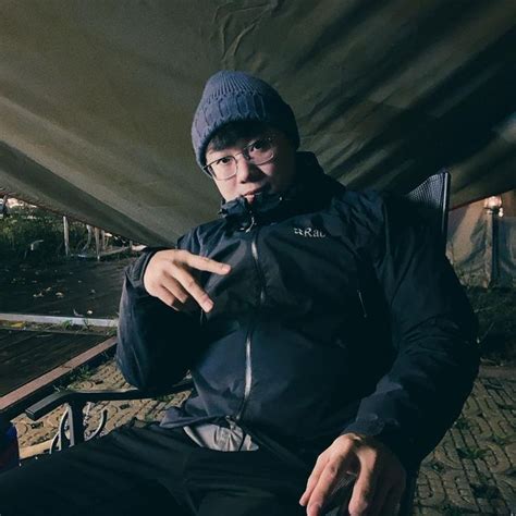 躺過十幾間床墊心得分享 從一兩萬到二十幾萬的床都躺過 1丹普床墊 🌟🌟🌟 這個牌子大家應該都不陌生，一張床墊約莫在20萬，這邊請業務推薦最