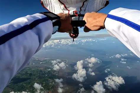 Daring Skydiver Becomes Uk S First To Hitch A Ride With A Wingsuit