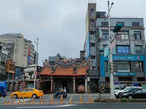 ชมวัดเซียนต้งหยานจุ้ยเซิ่งแล้วมาเดินห้างแถวท่าเรือจีหลงแล้วไปขึ้นรถเมล์ บล็อกของ Phyblas 囧