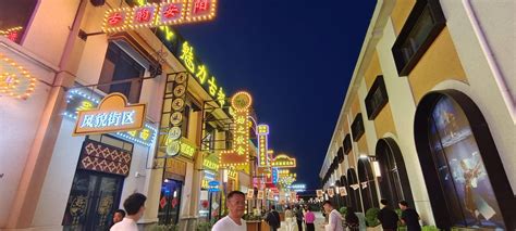 文明探源 出彩中原丨逛完殷墟博物馆该干啥？看实景演出，看夜色阑珊文化考古小镇