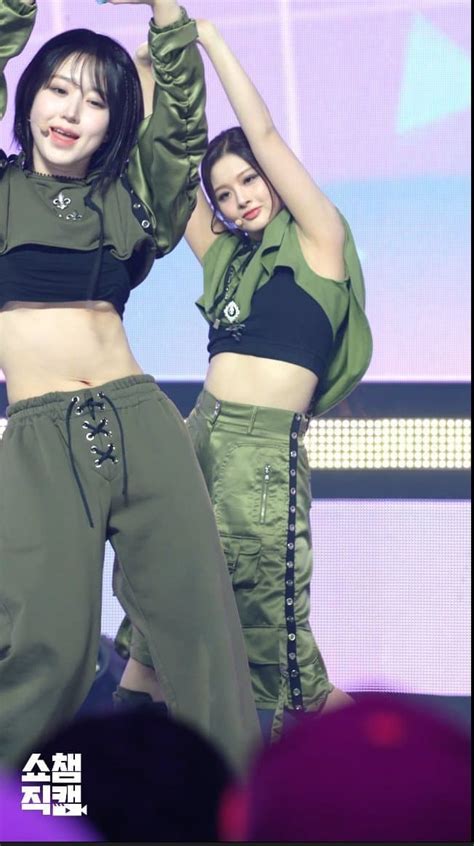 직캠 삭제된 혜원 언더붑 And 설윤 겨 겨드랑이 마이너 갤러리