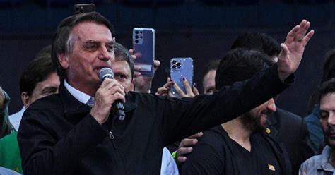 Bolsonaro diz que ação do TSE foi censura e fala em estado ditatorial
