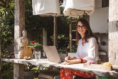 TRAVAILLER ENSEMBLE Joyissime