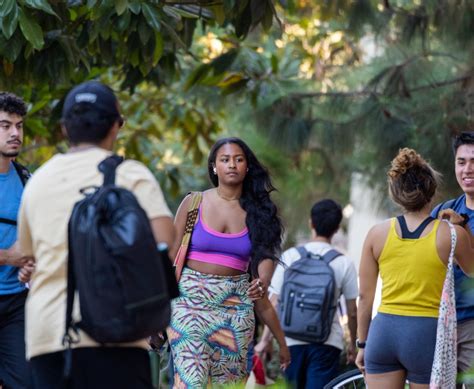 Sasha Obama Wears Sports Bra Skirt Photos At Usc Life And Style