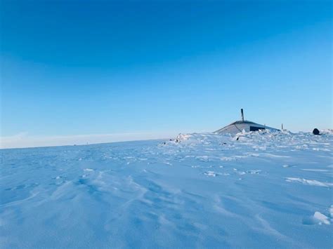 Түвшинширээ сум цас хагалах техникээр туслаач гэжээ