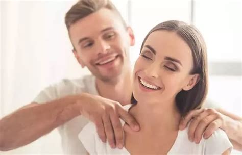 11 Things Happy Couples Do Before They Go To Sleep Happy Couple How