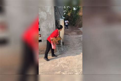 轻轻松松，又蹭了一顿戏精的日常 天选打工人