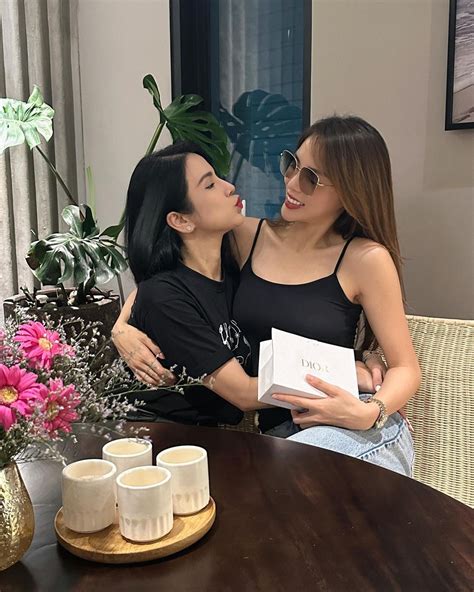 Diệp Lâm Anh Lộ Diện Sau Drama Bị Chồng Cũ Chặn Xe Thần Sắc Tươi Tắn