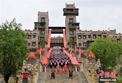 四川茂县中国古羌城举行开城门仪式 频道 凤凰网