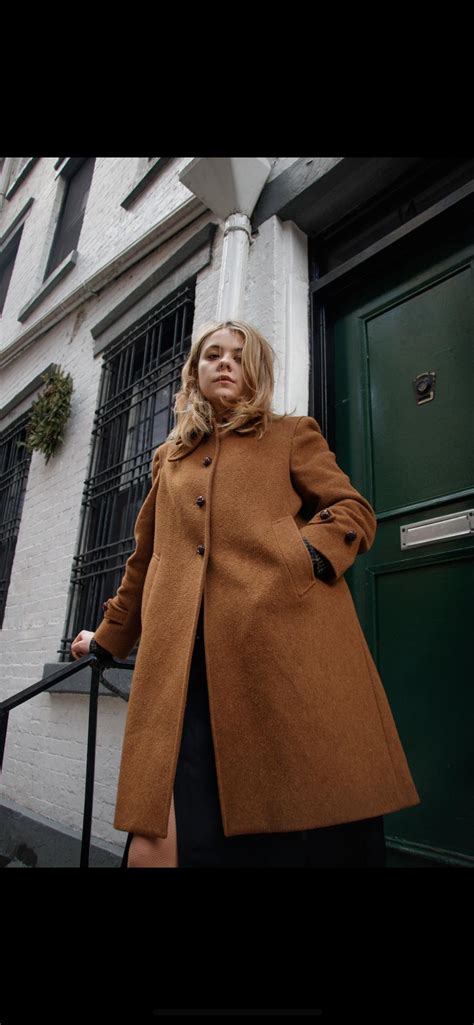 Please Help Me Id This Coat Scrolller