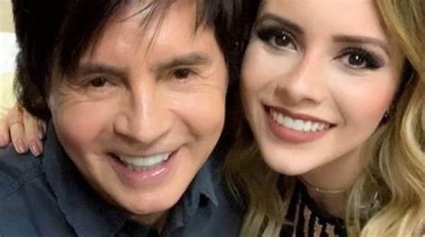 Xororó surge o filho de Sandy em rara aparição parece a mãe