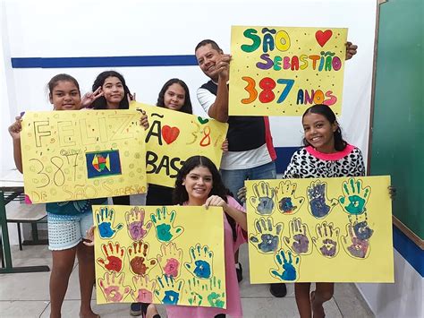 Alunos da rede municipal comemoram os 387 anos de São Sebastião