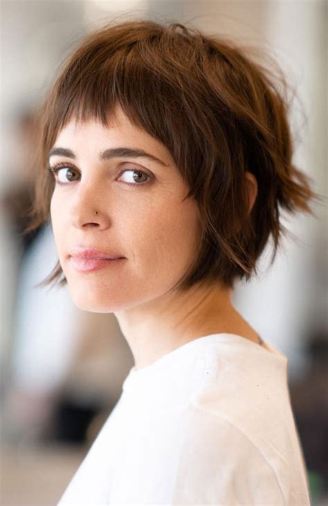 28 Trendy Shaggy Bob Hairstyles That Exude Cool Soft Brunette Shaggy Bob